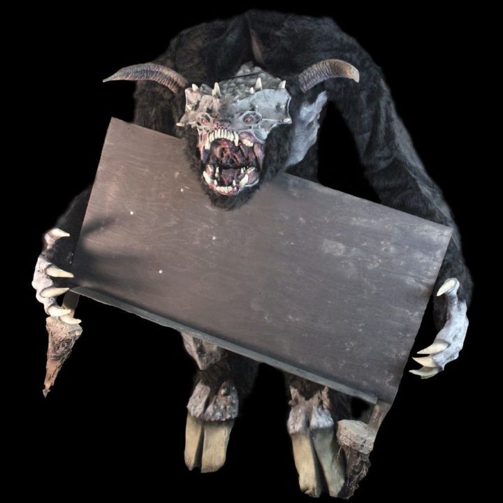 GD143A- Wendigo Sign Holder - Animated ⋆ Scare Factory