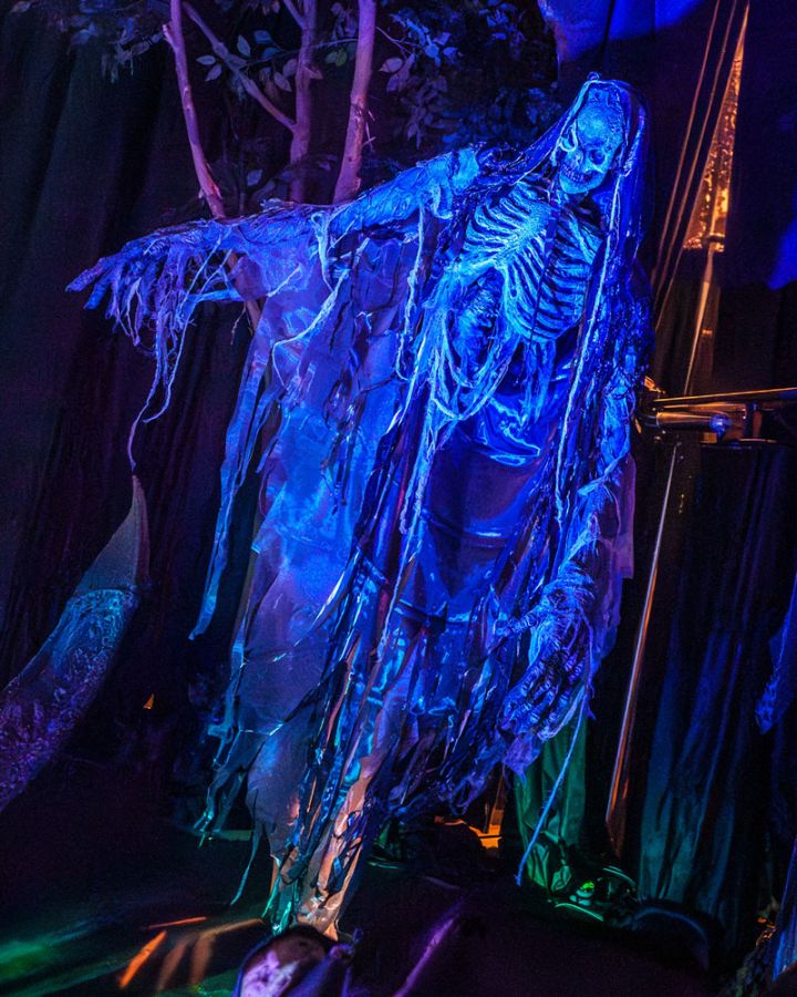 Floating Flying Phantoms ⋆ Scare Factory